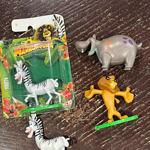 Toys | Madagascar Lot Of 4 Pvc Figures Alex Lion Marty Zebra Gloria ...